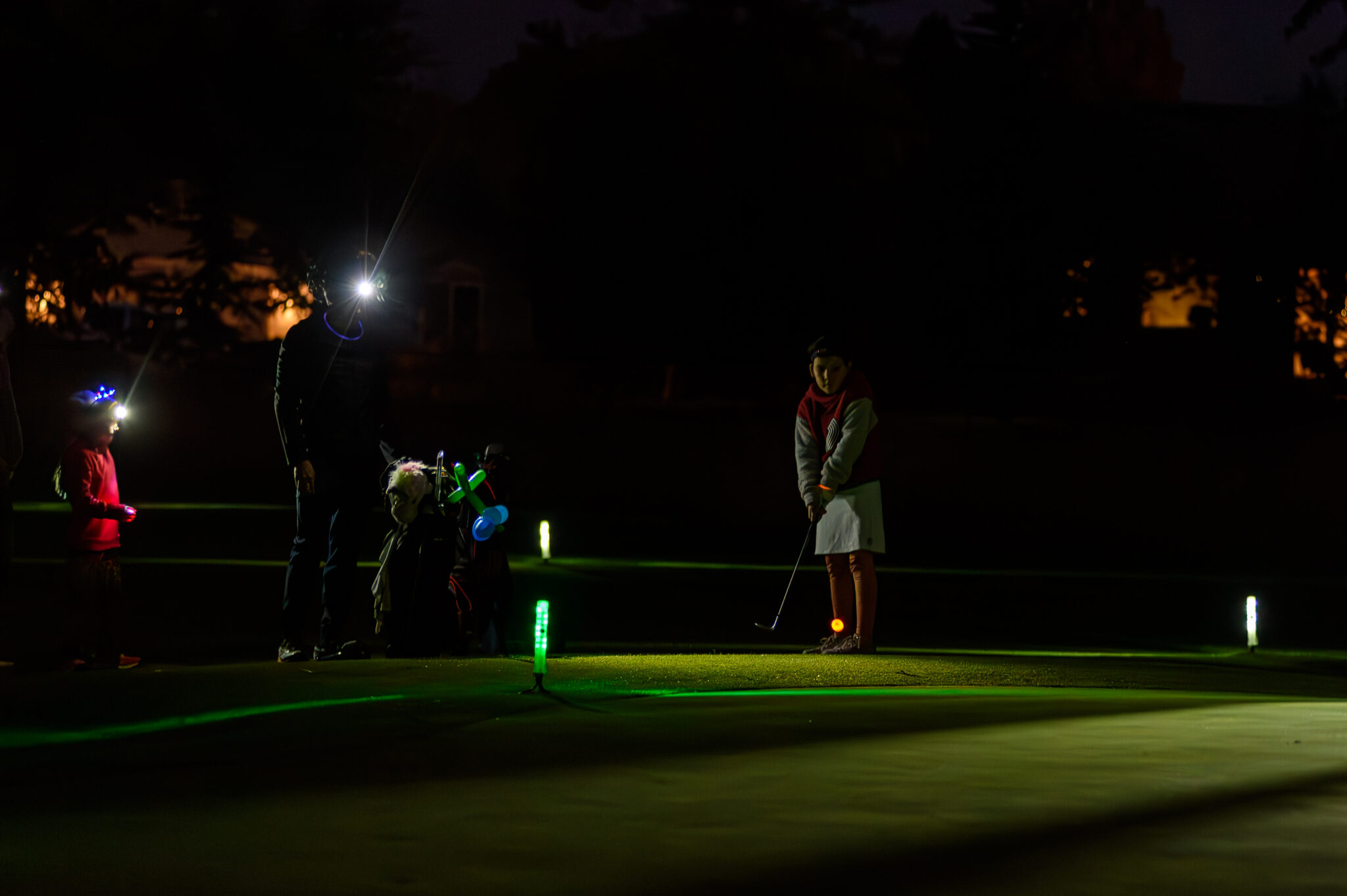 Night Birdies – The Ultimate Night Golf Experience
